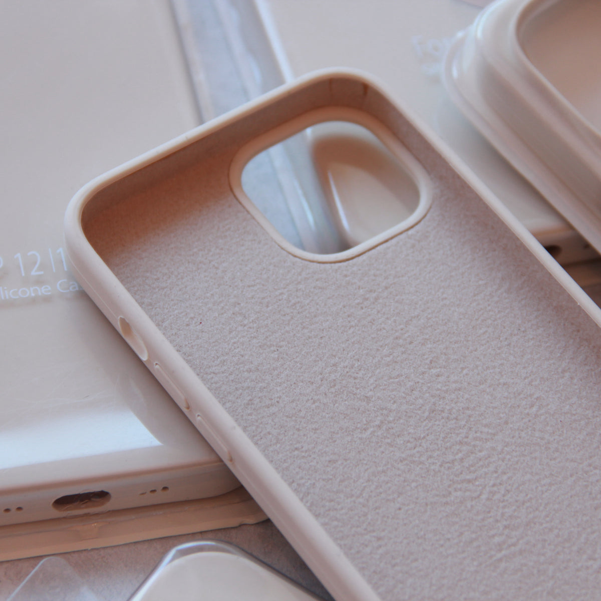 Silicone Case Beige – Mona Cases