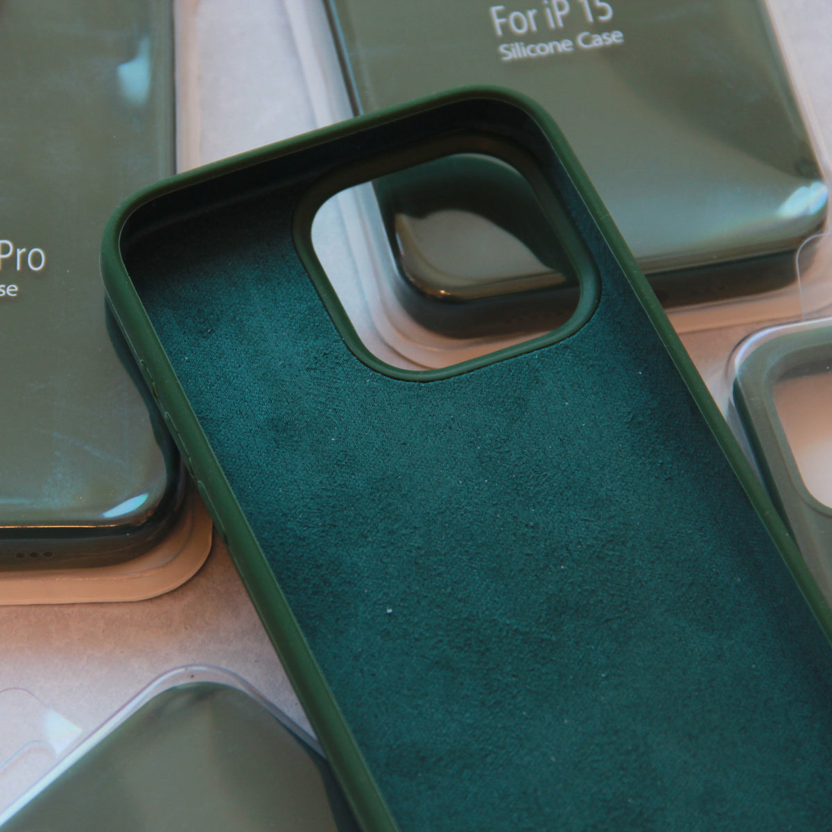 Silicone Case Verde – Mona Cases
